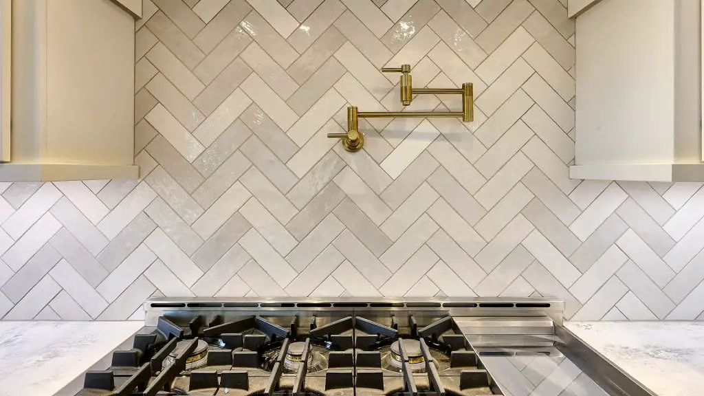 How To Tile A Kitchen Backsplash - Tiling Advice
